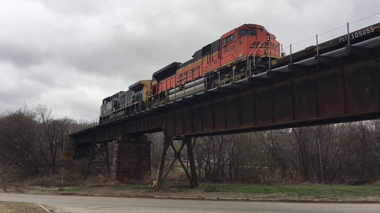 3 Engine Lite Move and the Empty Windmill Train - YouTube