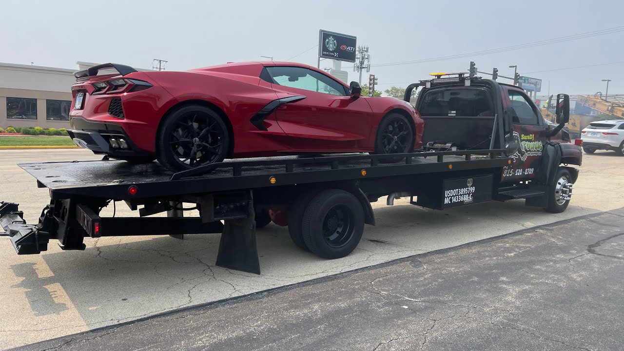 Towing a 2022 corvette c8 with 2k miles that drove over fresh asphalt 🤦 ...