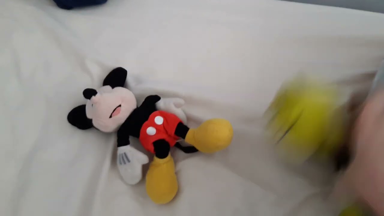 Mickey Mouse VS Shrek - YouTube