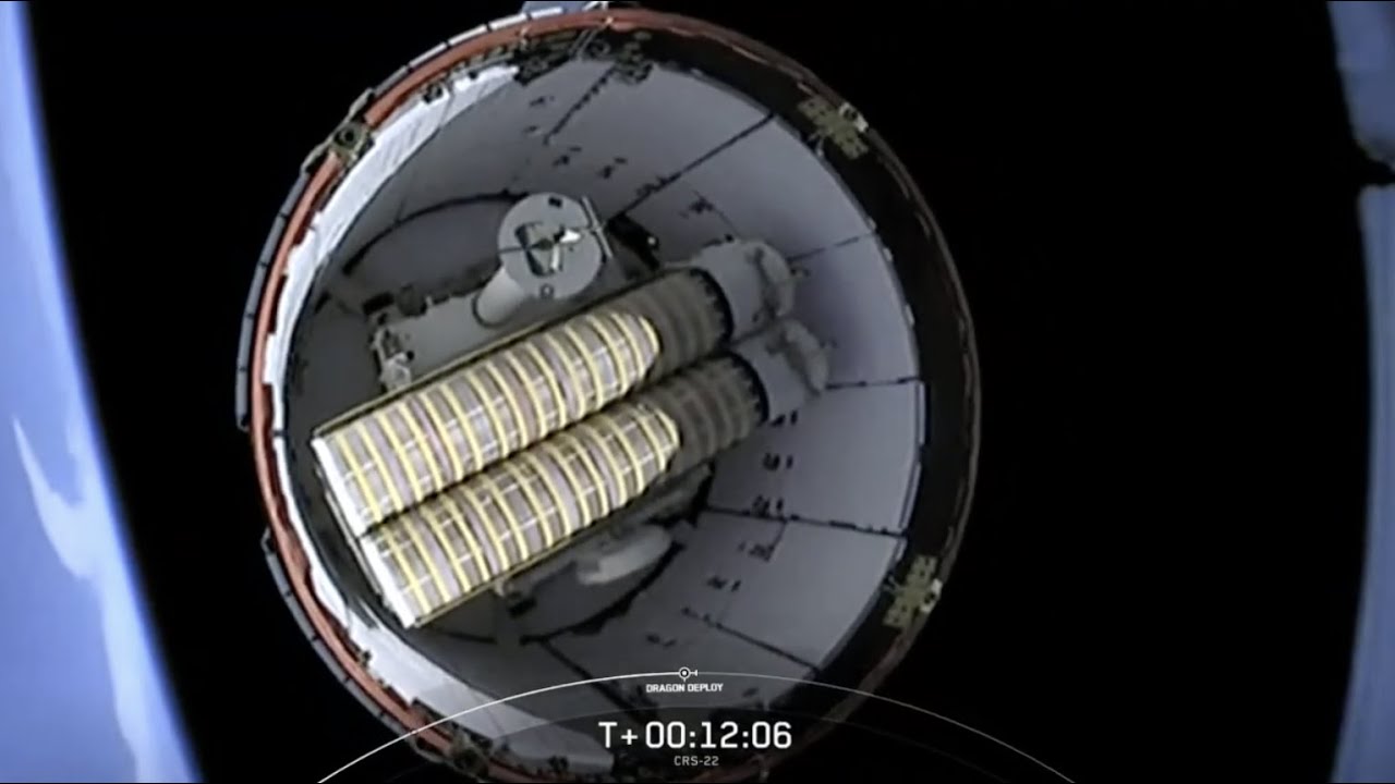 SpaceX Dragon separation seen in this awesome view from space - YouTube