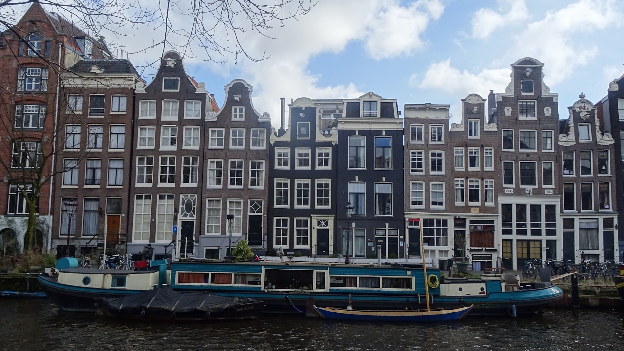 Oude en nieuwe gevels in Amsterdam - YouTube