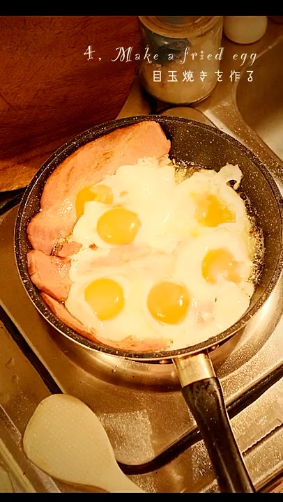 【ASMR Cooking】Howl's Moving Castle "Bacon and Eggs" - YouTube
