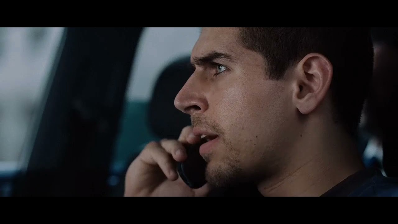 Inside Man(2006) #1 Dalton walking out from bank - YouTube