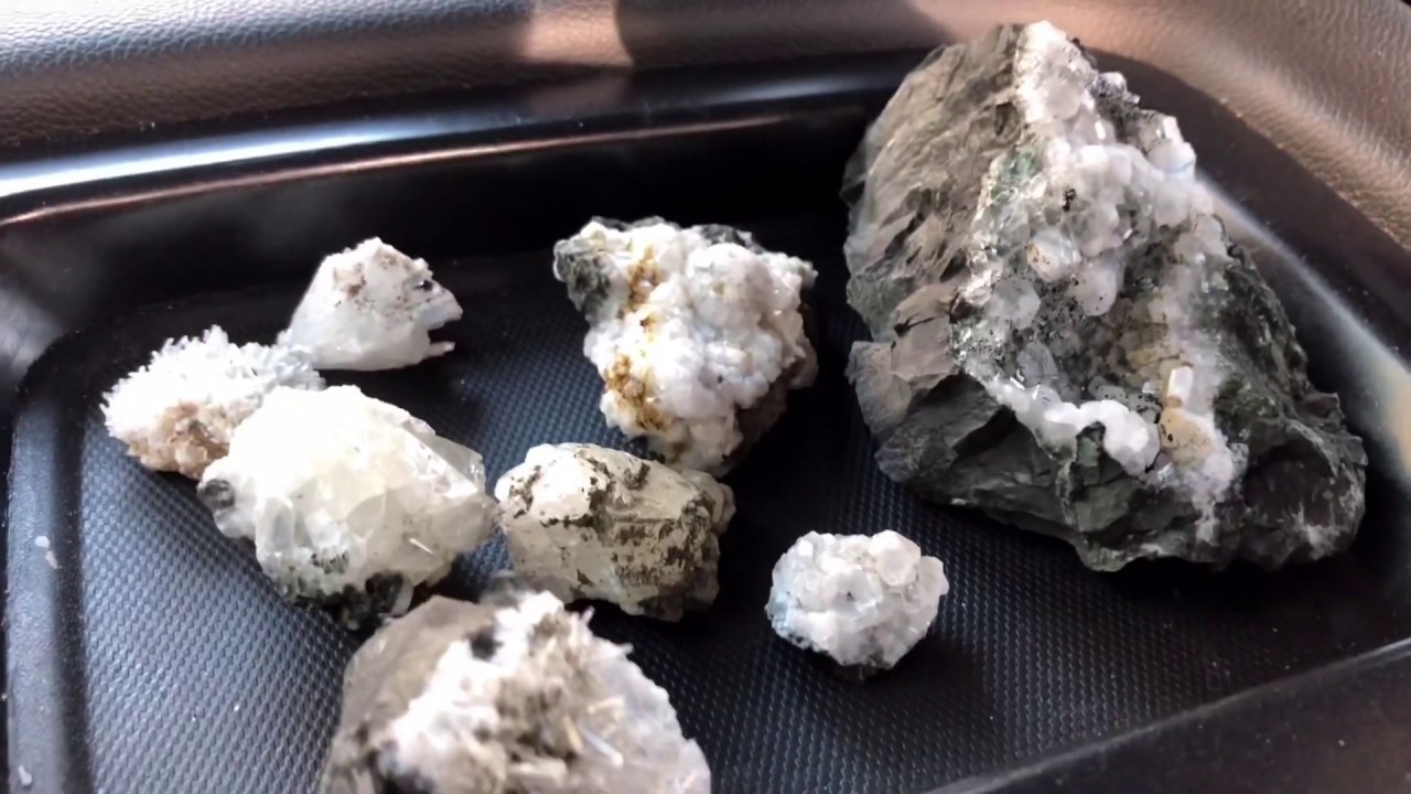 Rockhounding for Augite and Zeolite crystals in Washington State - YouTube