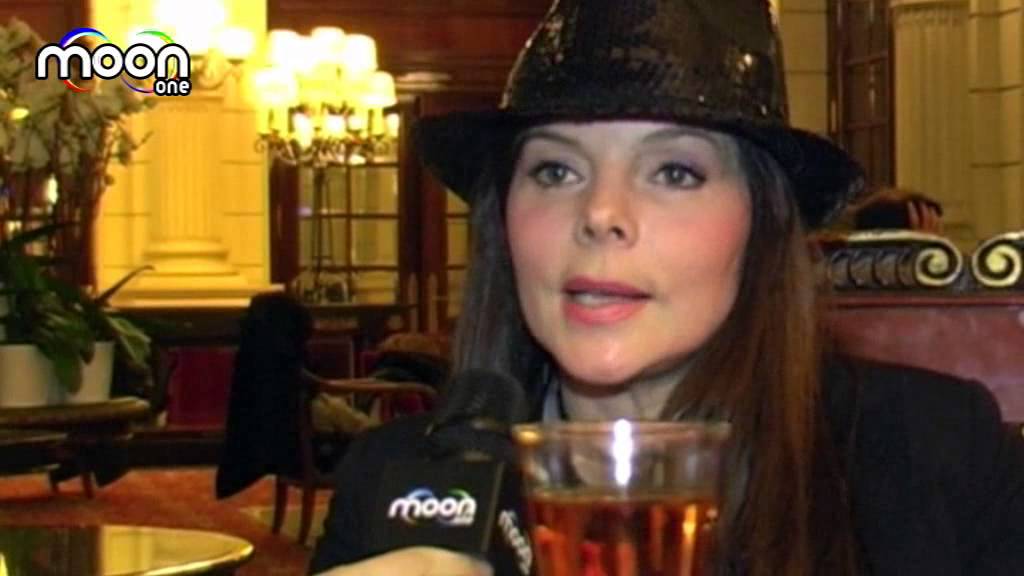 Doushka Esposito - Interview - YouTube