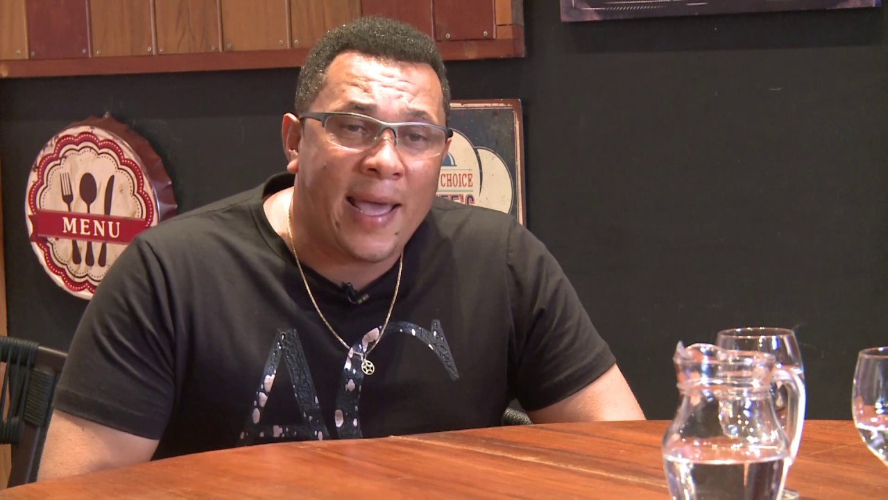 Entrevista de Elitania Lopes com o cantor Daniel Britto - YouTube