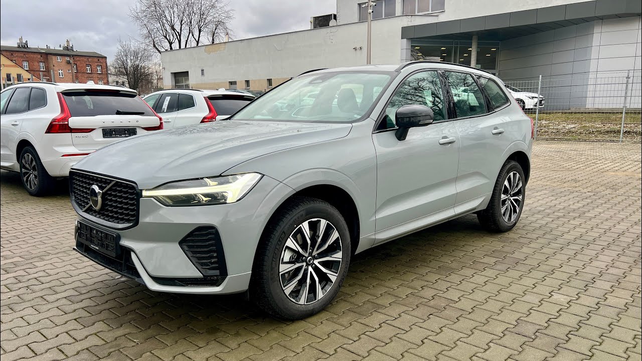 Volvo XC60 B4 AWD Plus Dark Vapour Grey Charcoal Leather Interior