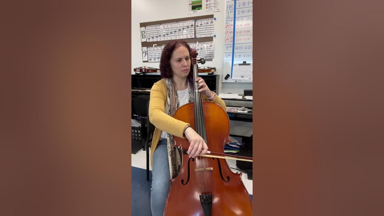 Royal March of the Lion (Carnival of the Animals) - cello - YouTube