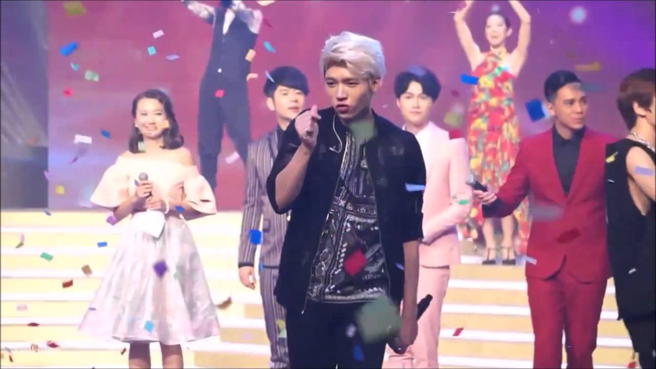 [COMPILATION] Woohyun throwing hearts - YouTube