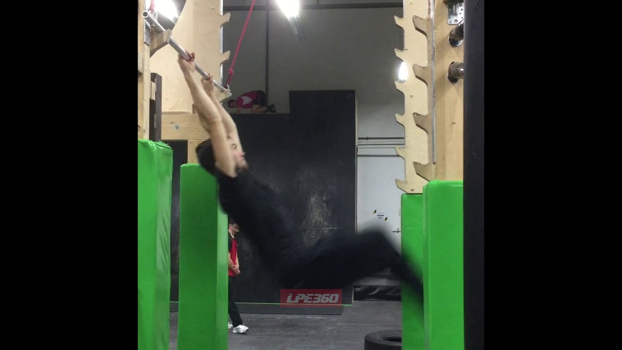 Gym pull up fail - YouTube