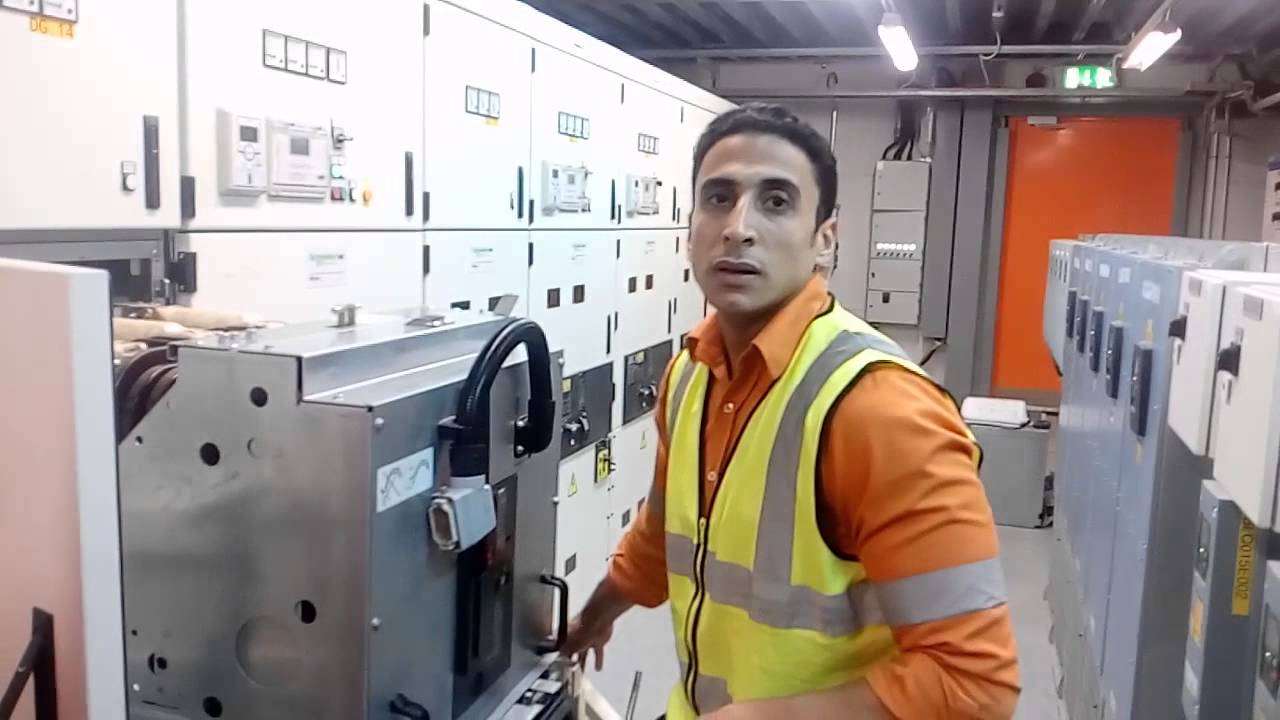 شرح محطات الكهرباء الجزء الثامن MV Circuit Breaker out of Switchgear ...