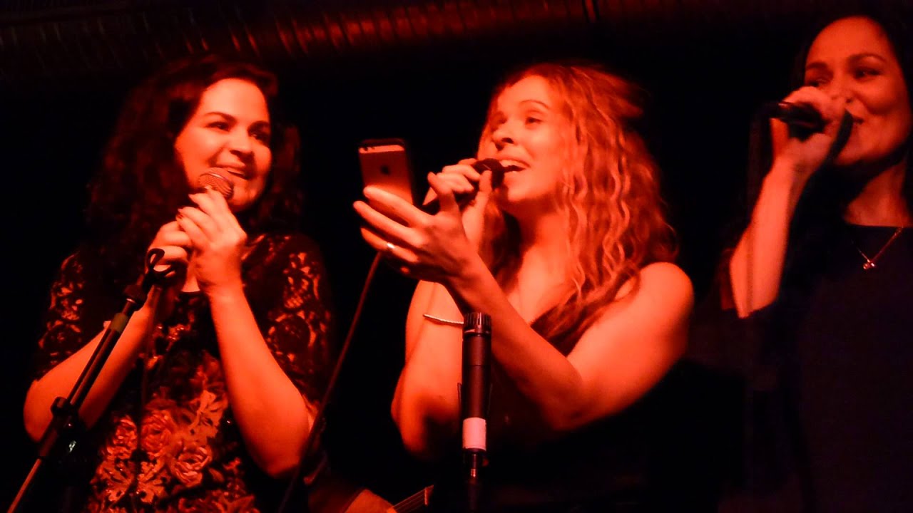 Mimi Schell, Anri Coza und San Glaser - Winter Wonderland (Hamburg 20.12.2014) - YouTube