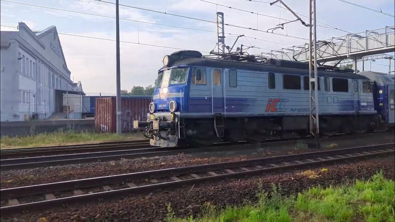 EP07-1044 z pierwszym wakacyjnym TLK Wolin do Świnoujścia z Bielska Białej/Krakowa [Rp1] - YouTube