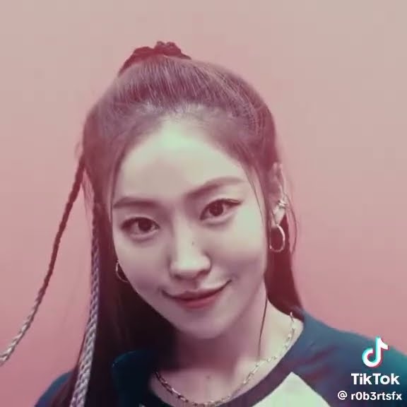 Baddie fr | credits to rOb3rtsfx - YouTube