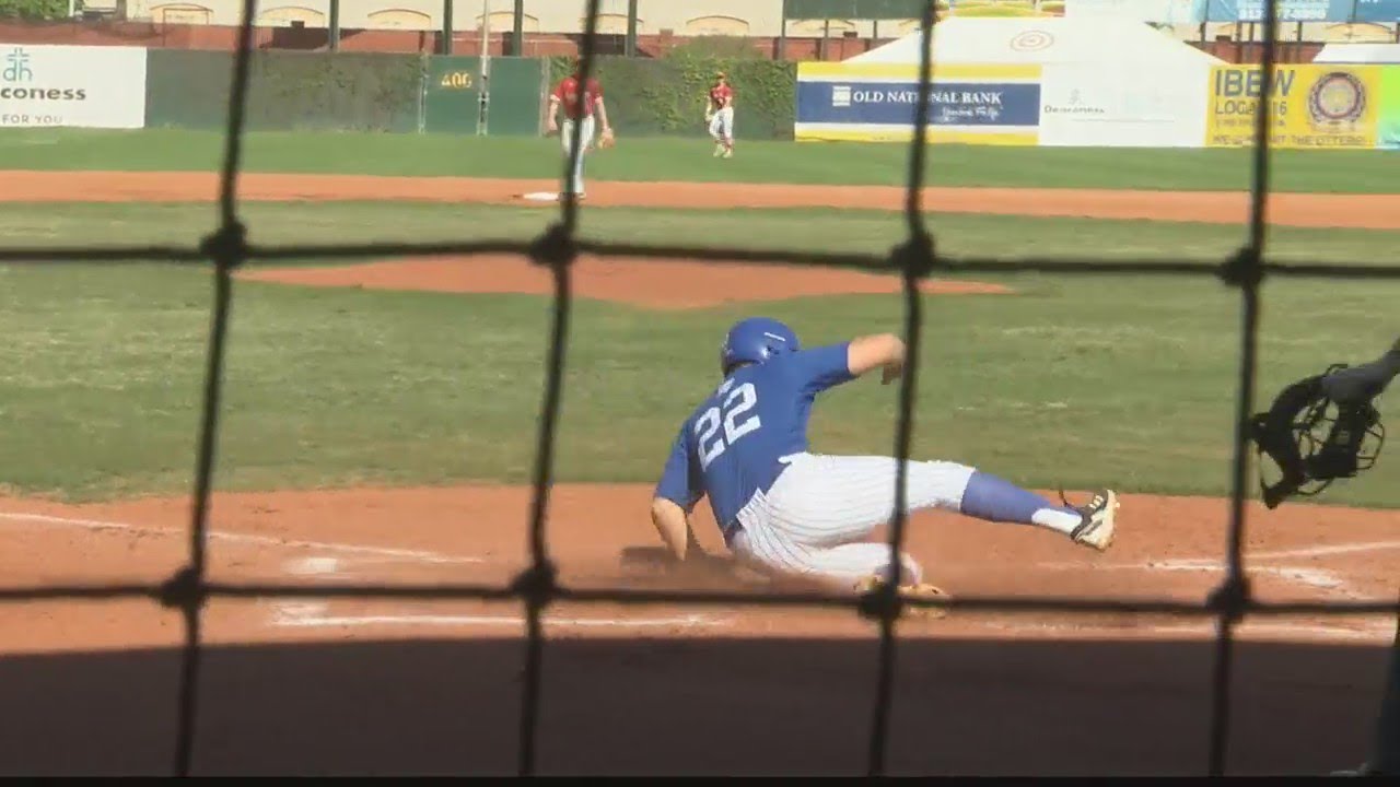 Memorial baseball beats Mater Dei at Bosse Field - YouTube