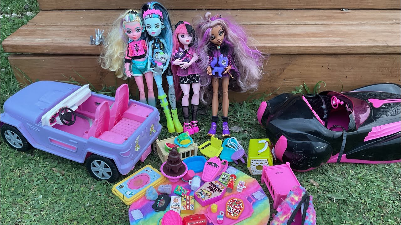 Monster high friends have a picnic - YouTube