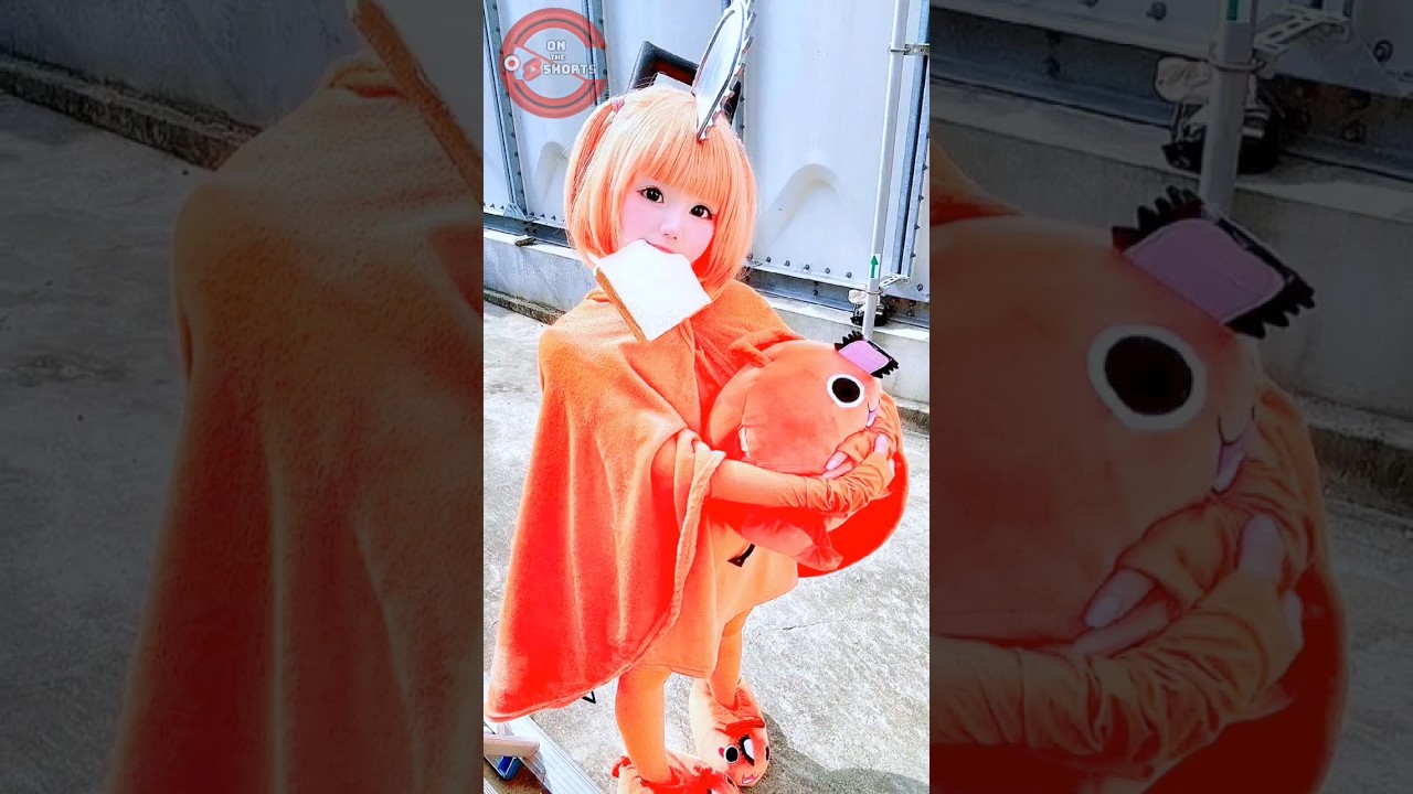 Pochita So Cute with Bread 🐕🍞😍 Chainsaw Man Cosplay #shorts - YouTube