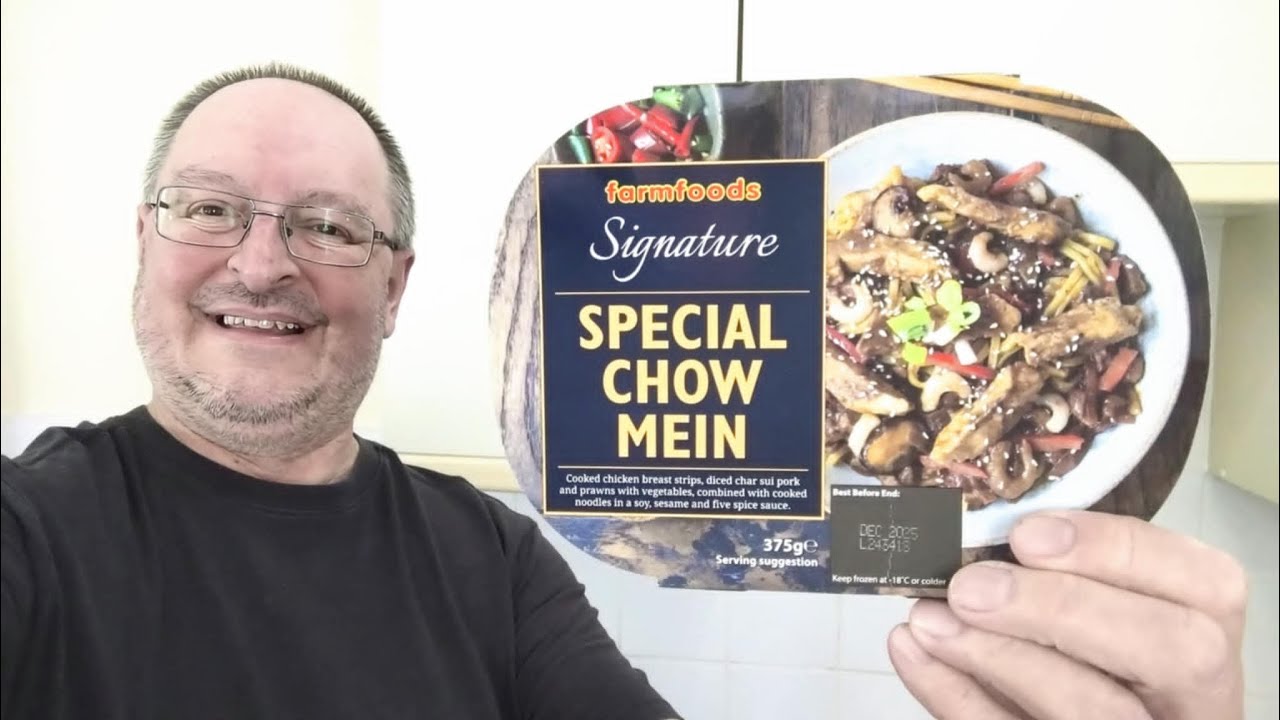 Farmfoods Signature Special Chow Mein ~ Ready Meal ~ Food Review - YouTube