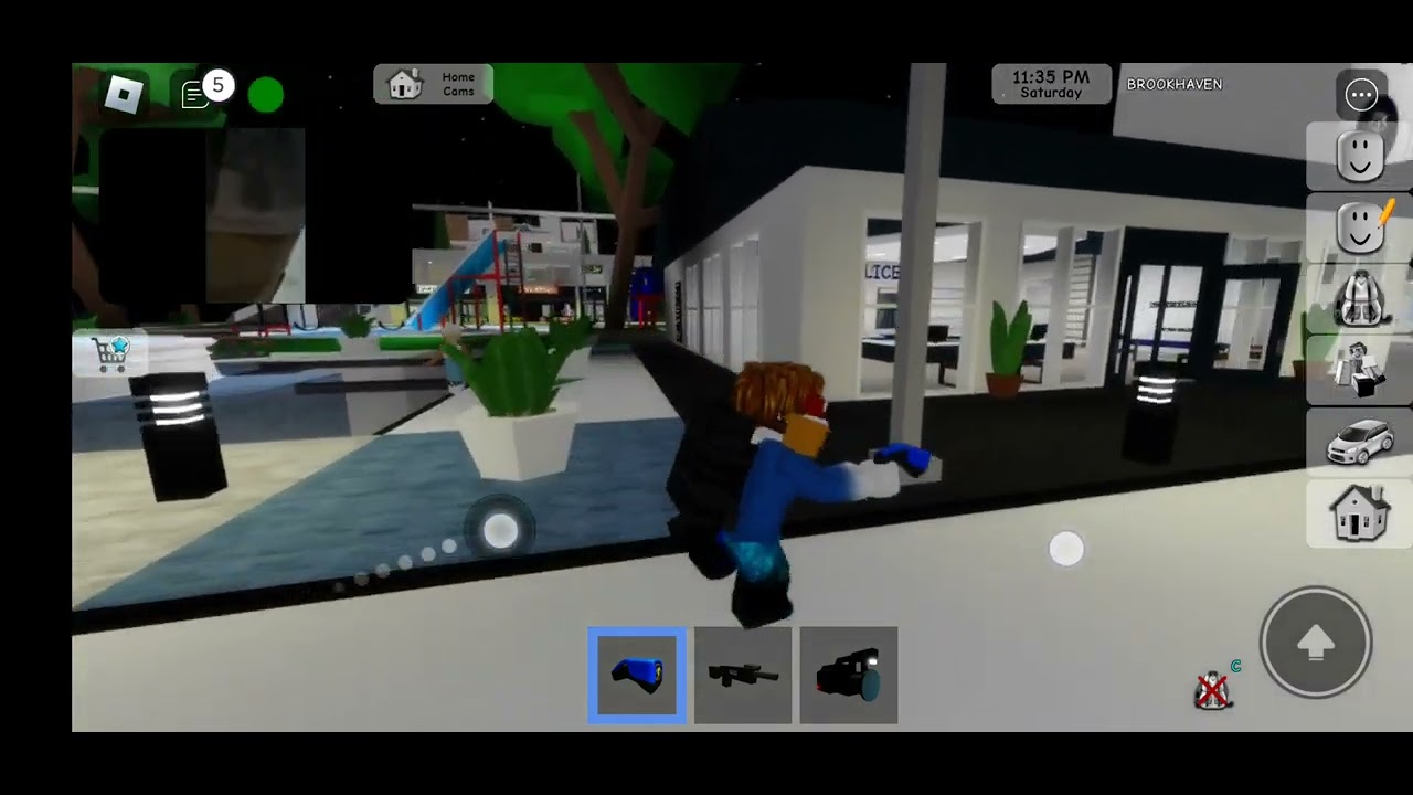 Scary figure creature skin walker Brookhaven - YouTube