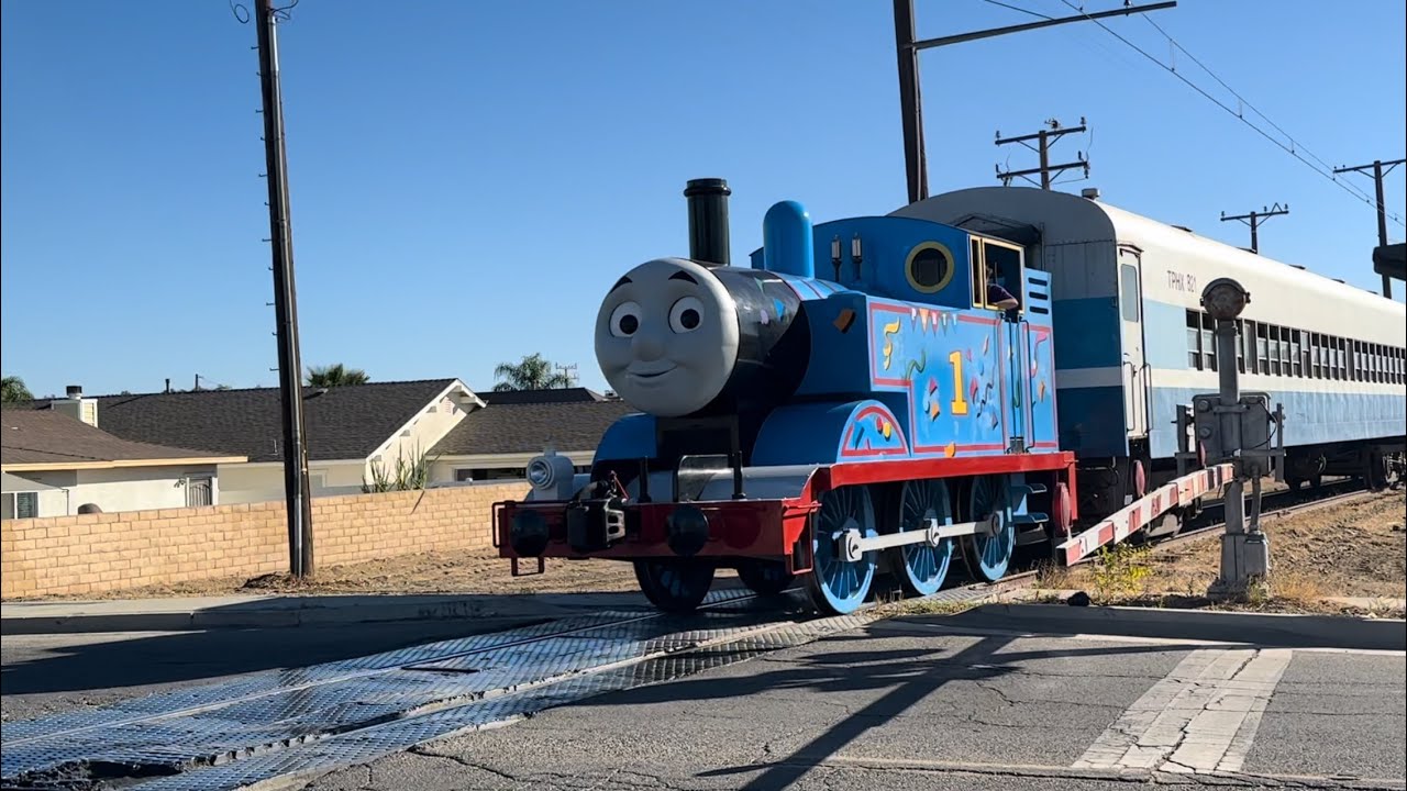 OERX 1956 Leads a Day Out with Thomas SCRM Excursion train with an Old ...