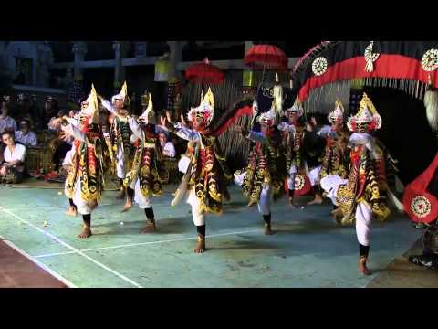 Boys Baris at Bale Banjaar