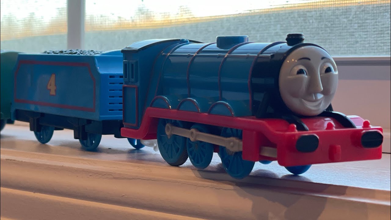 Thomas and Friends Trackmaster, 2010 talking Gordon variation review ...