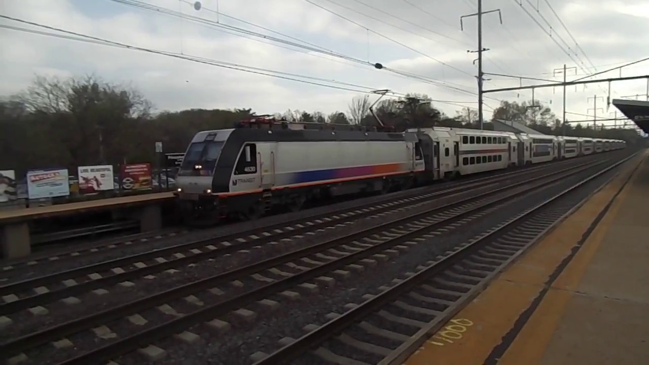 NJ Transit Train 3860 With Two ALP-46 Locomotives - YouTube