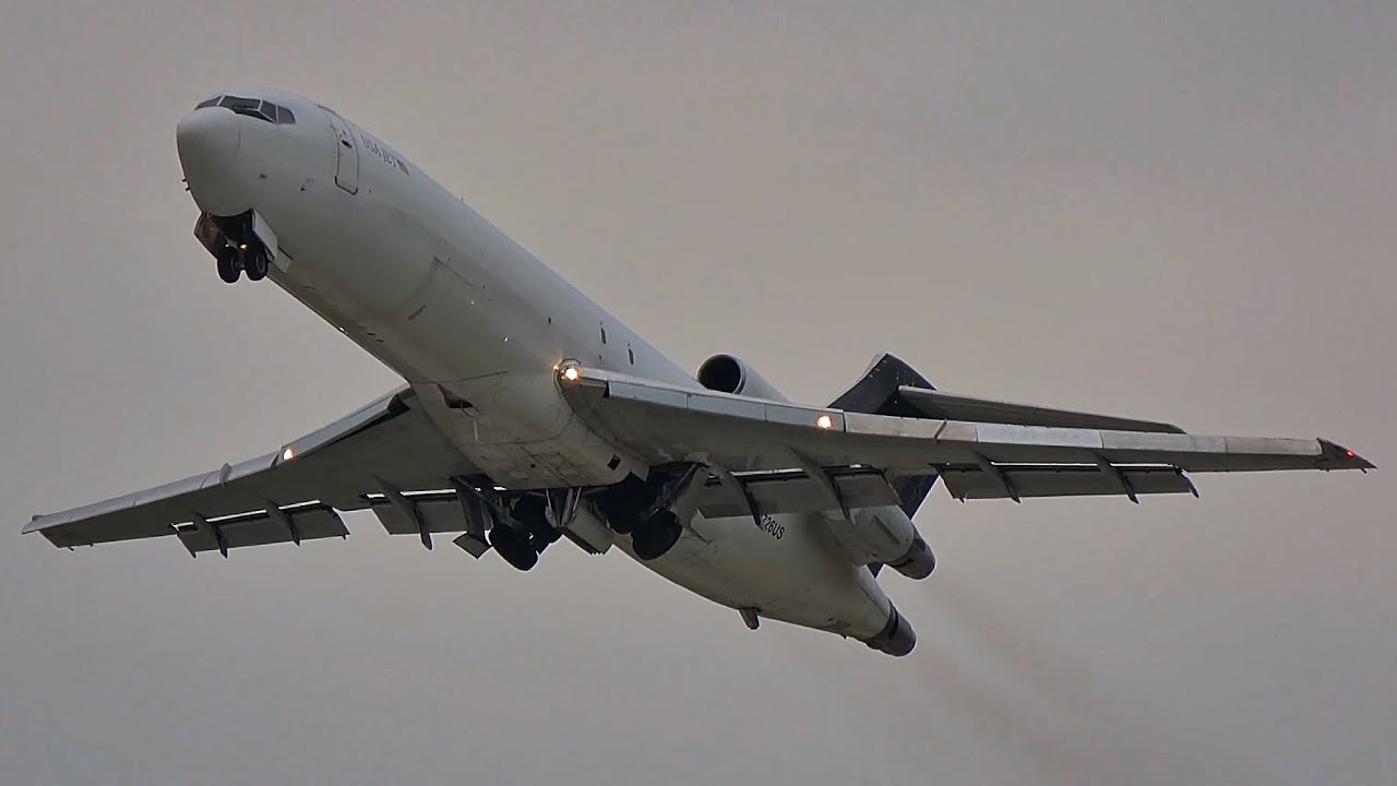USA Jet Airlines B727-223(F) [N726US] Takeoff at Willow Run Airport ...
