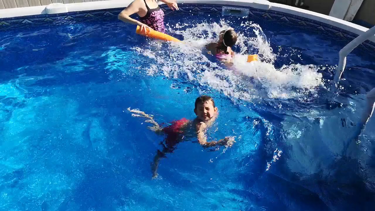 Jacob swims with no floaters - YouTube