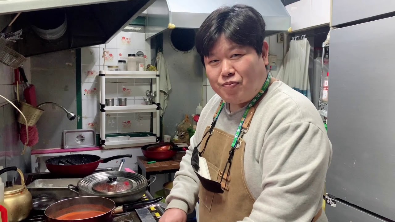 How To Make TOPOKKI/TTEOKBOKKI - YouTube