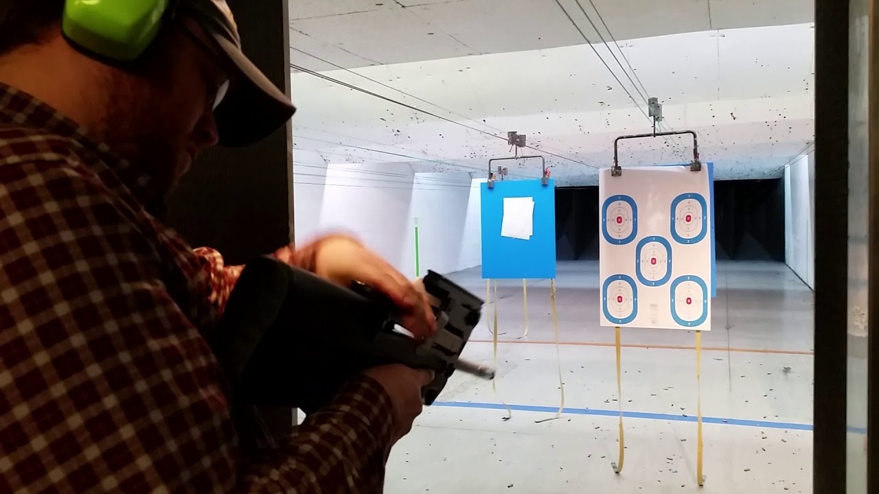 Shooting ps90 - YouTube