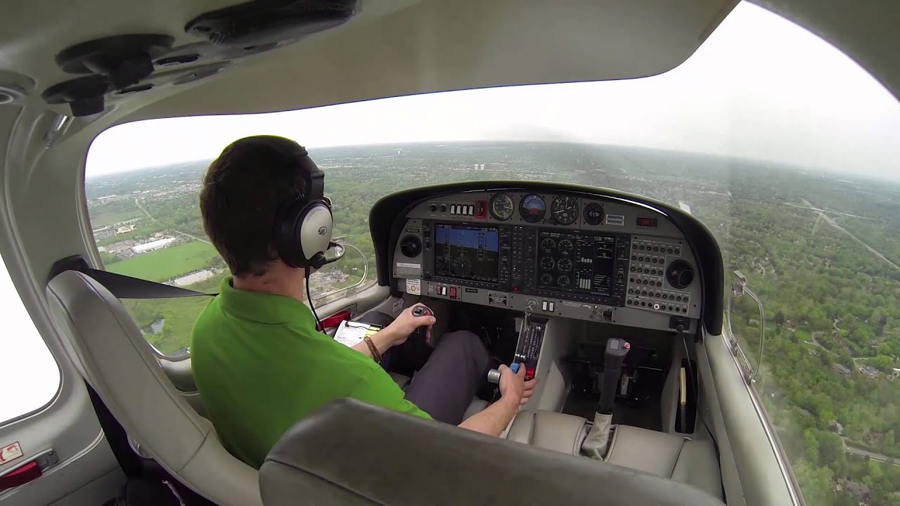 Learn to Fly at UVU Aviation - YouTube