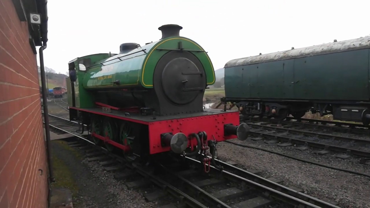 Bright Green Tank Engine action at Cheddleton during the Churnet Valley ...