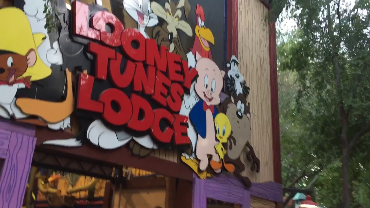 Looney Toons Six Flags - YouTube