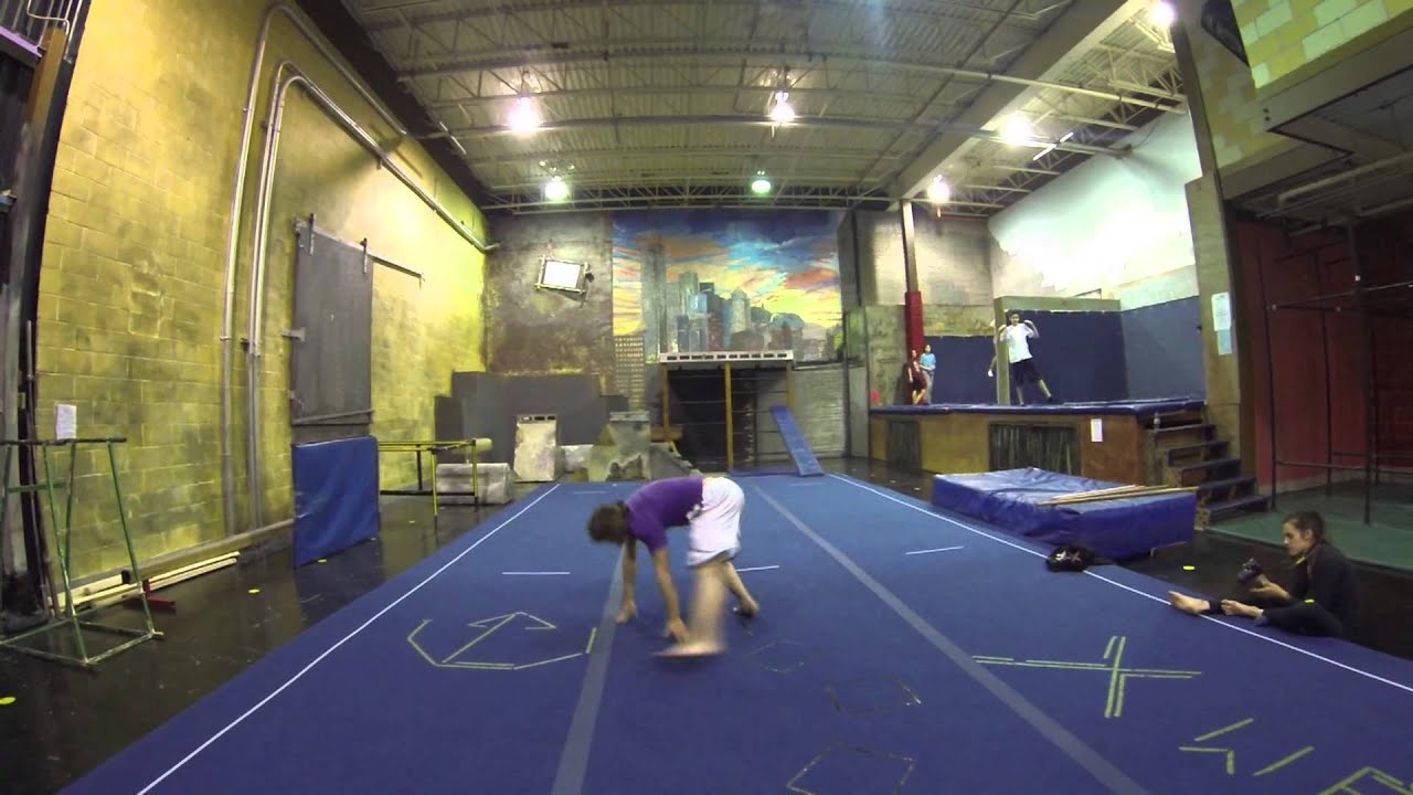 tramp wall // Triking 2013 - YouTube