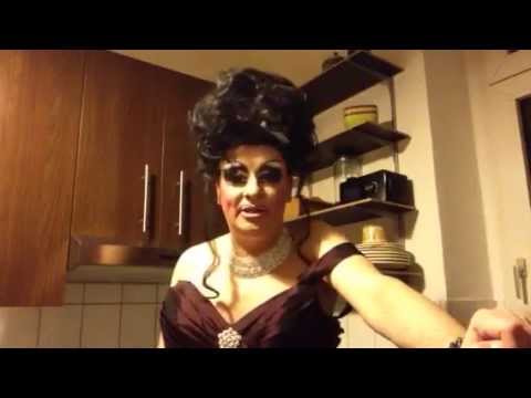 Tante Woo und der Analbooster