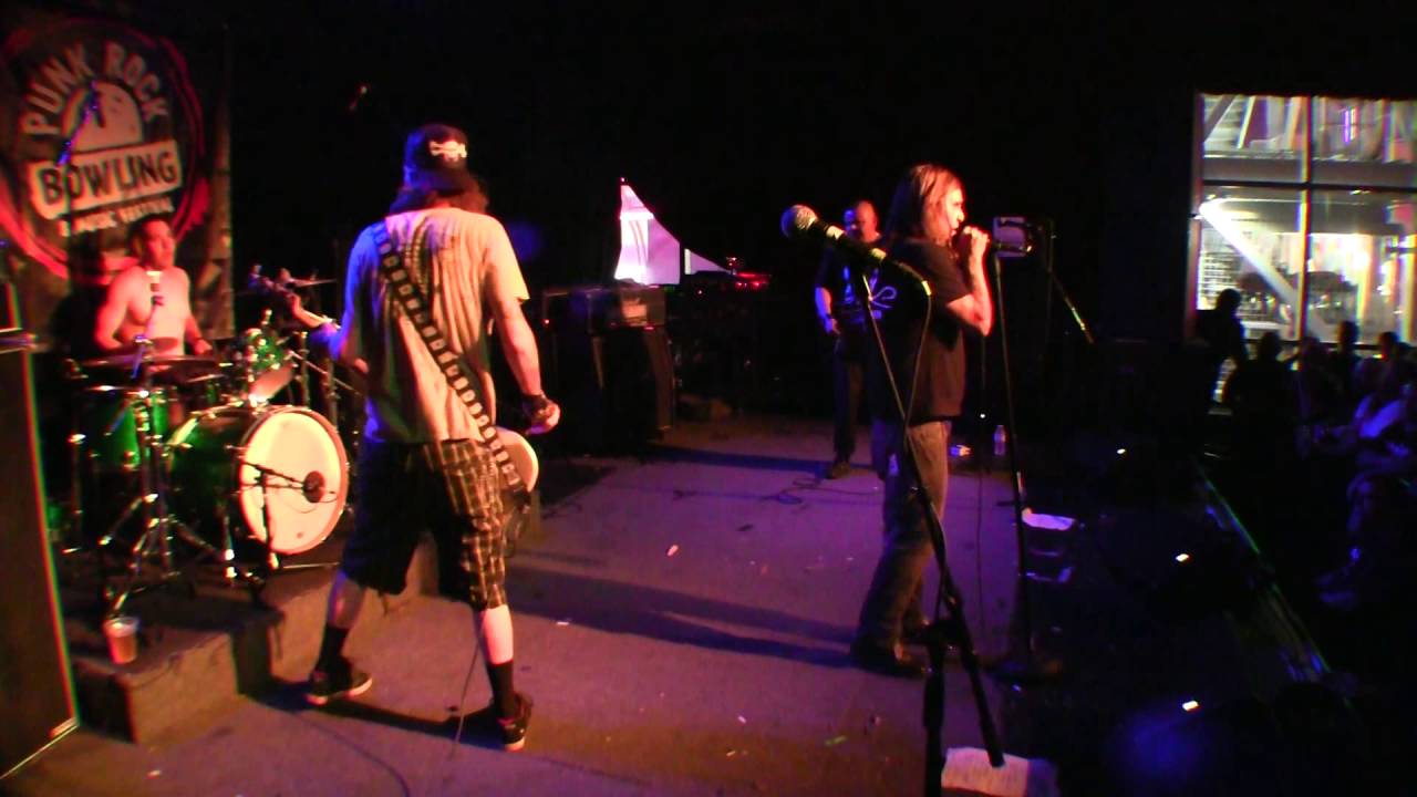 M.D.C. - PUNK ROCK BOWLING 5/27/2016 LAS VEGAS COUNTRY SALOON "VULTURE ...