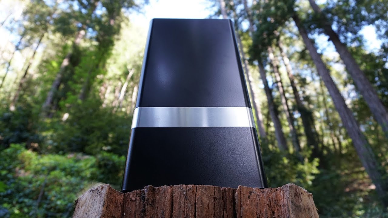 Testing the MonsterLabo The First Fanless PC Case - YouTube