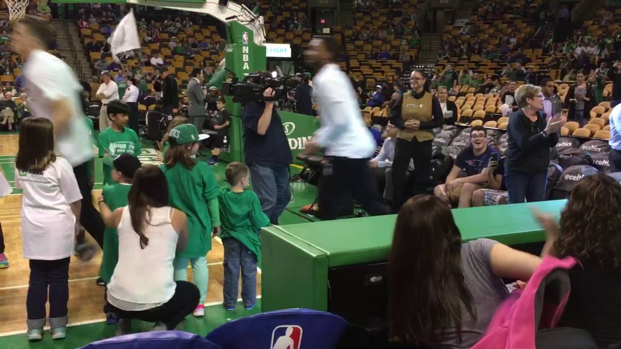 Celtics Kids High Five Tunnel - YouTube