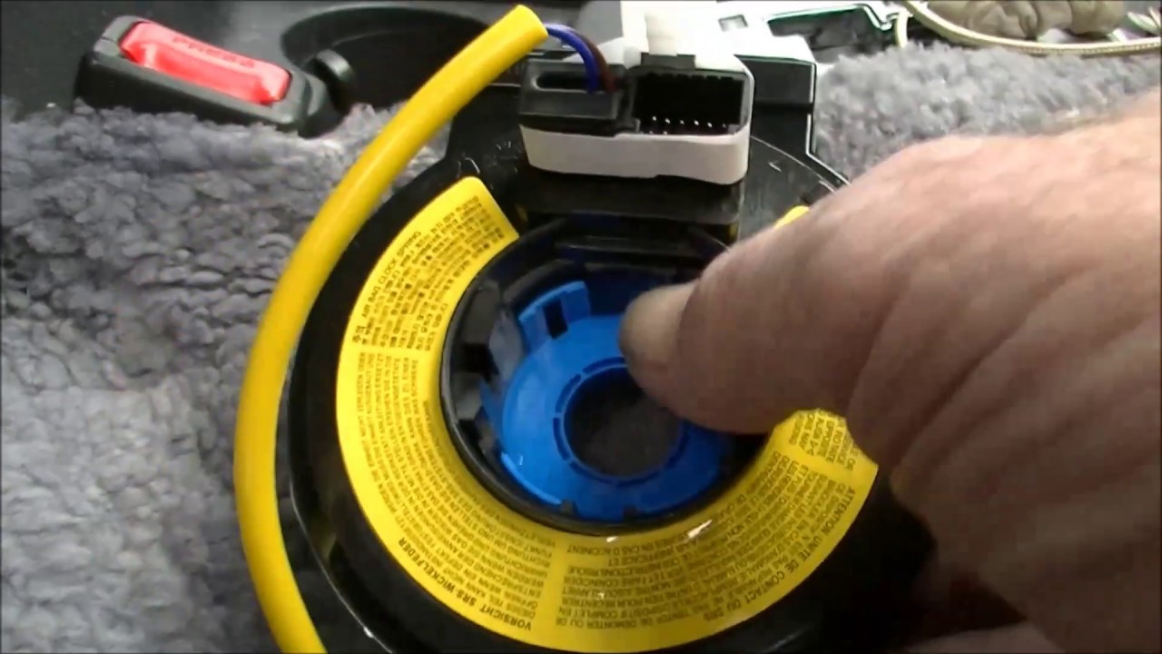Hyundai Sante-Fe Clockspring replacement. - YouTube
