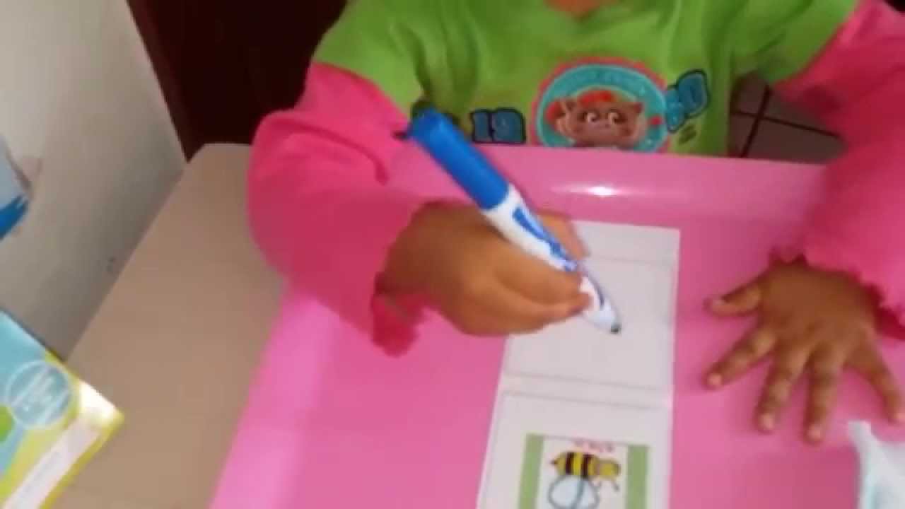 Aprendiendo a escribir las vocales/Writing vowels - YouTube