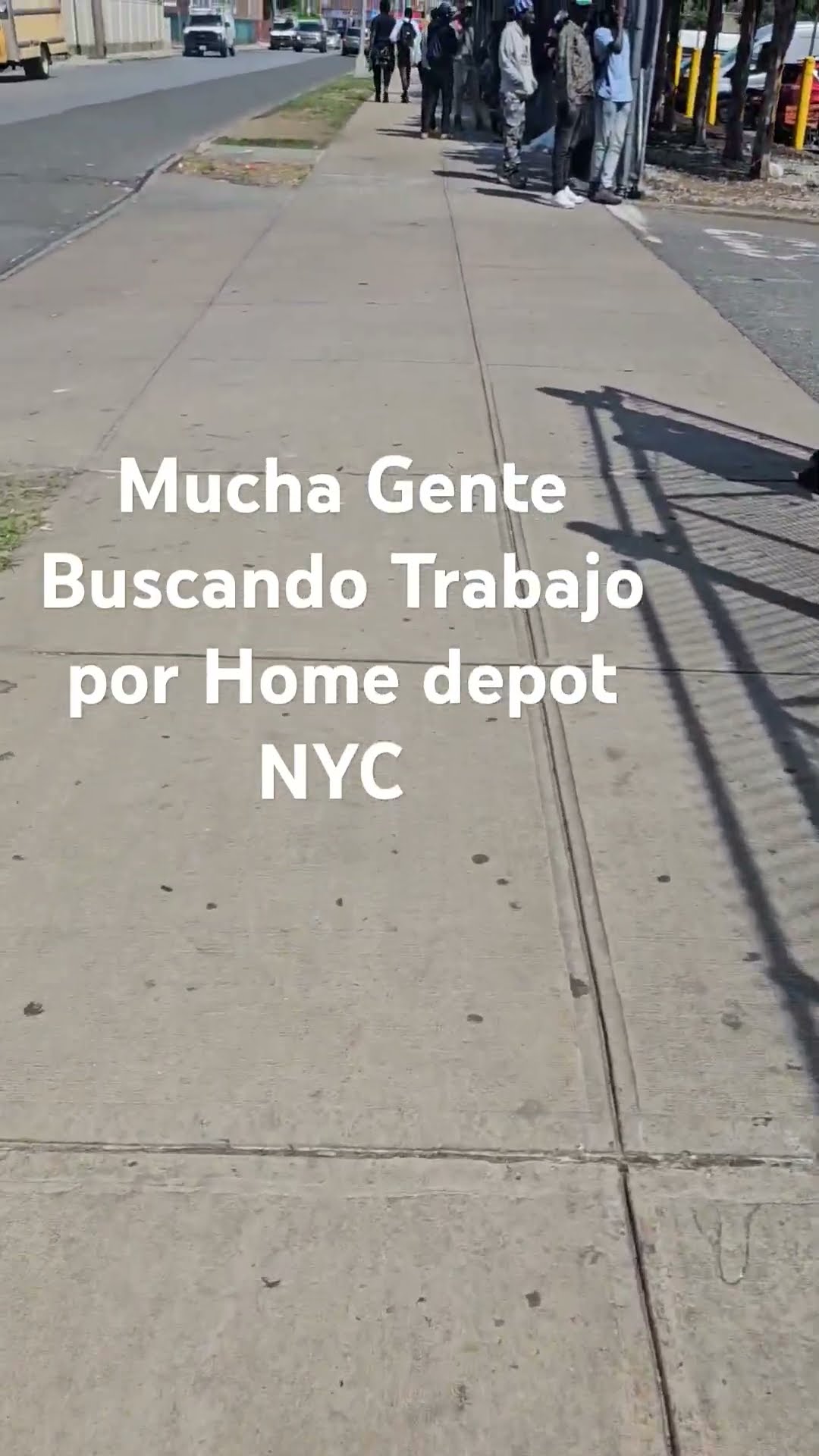 MUCHA GENTE BUSCANDO TRABAJO POR HOME DEPOT #work - YouTube