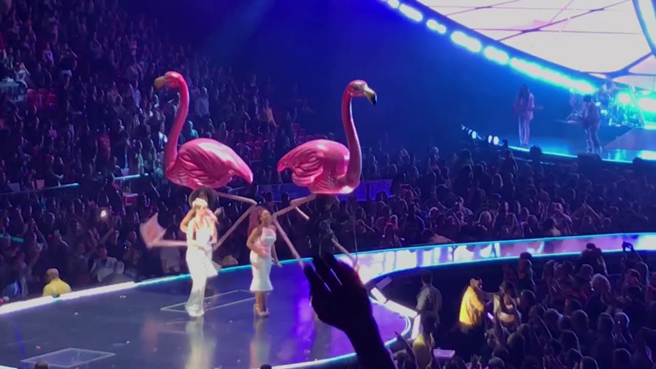 Katy Perry in Miami 12/20/17 Last Friday night - YouTube