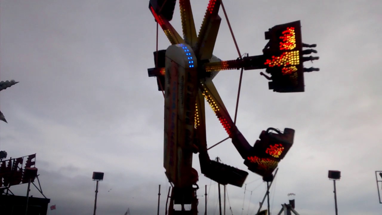 Superstar ride, Porthcawl Fair - YouTube