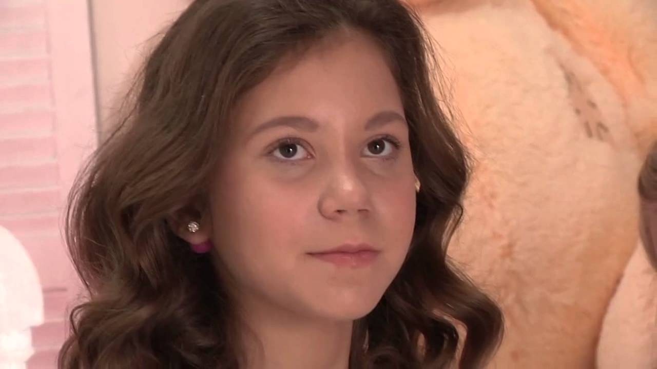 Jewel models Backstage HD - YouTube