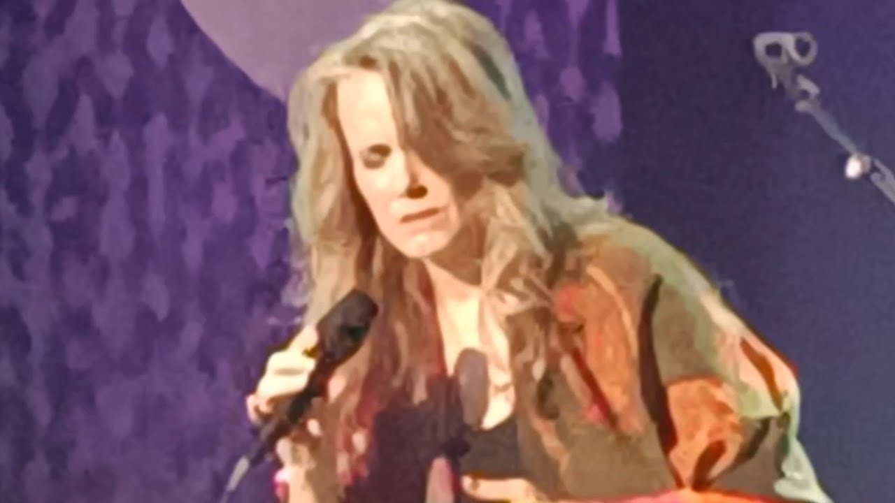 Ane Brun - 'Closer' - Live at Vossa Jazz - Voss idrettshall - April 2nd, 2023, Norway - YouTube