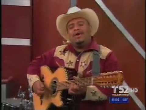 Los Famosos visitan el canal 52 Telemundo para Navidad clip 2.mov - YouTube