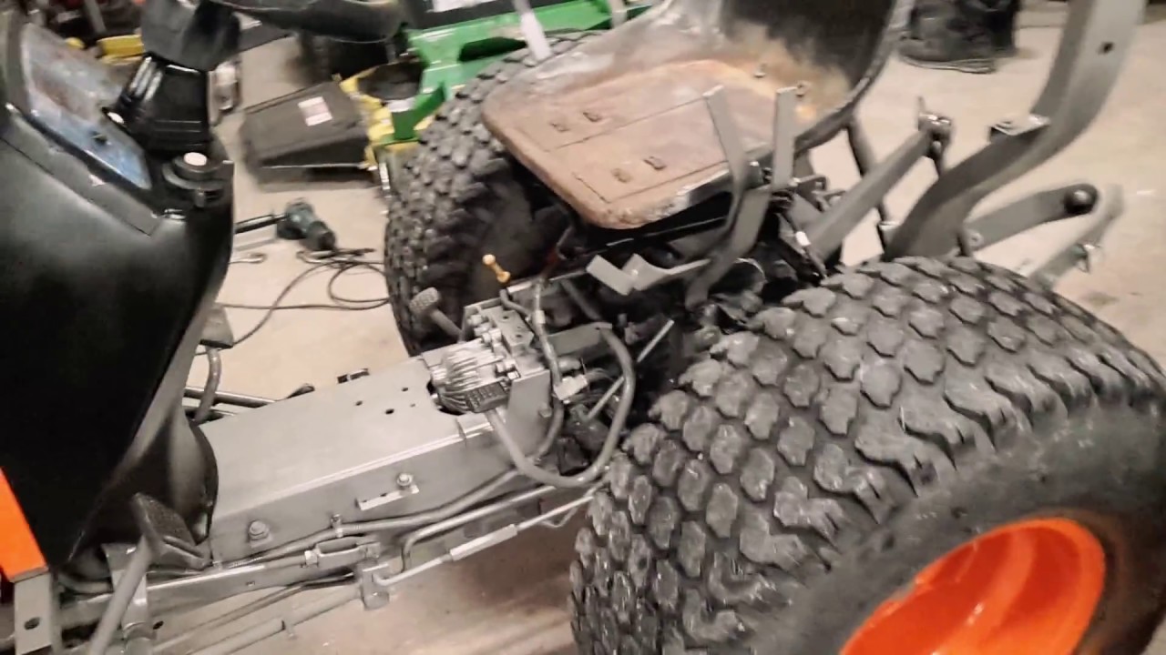 B2400 Kubota - YouTube