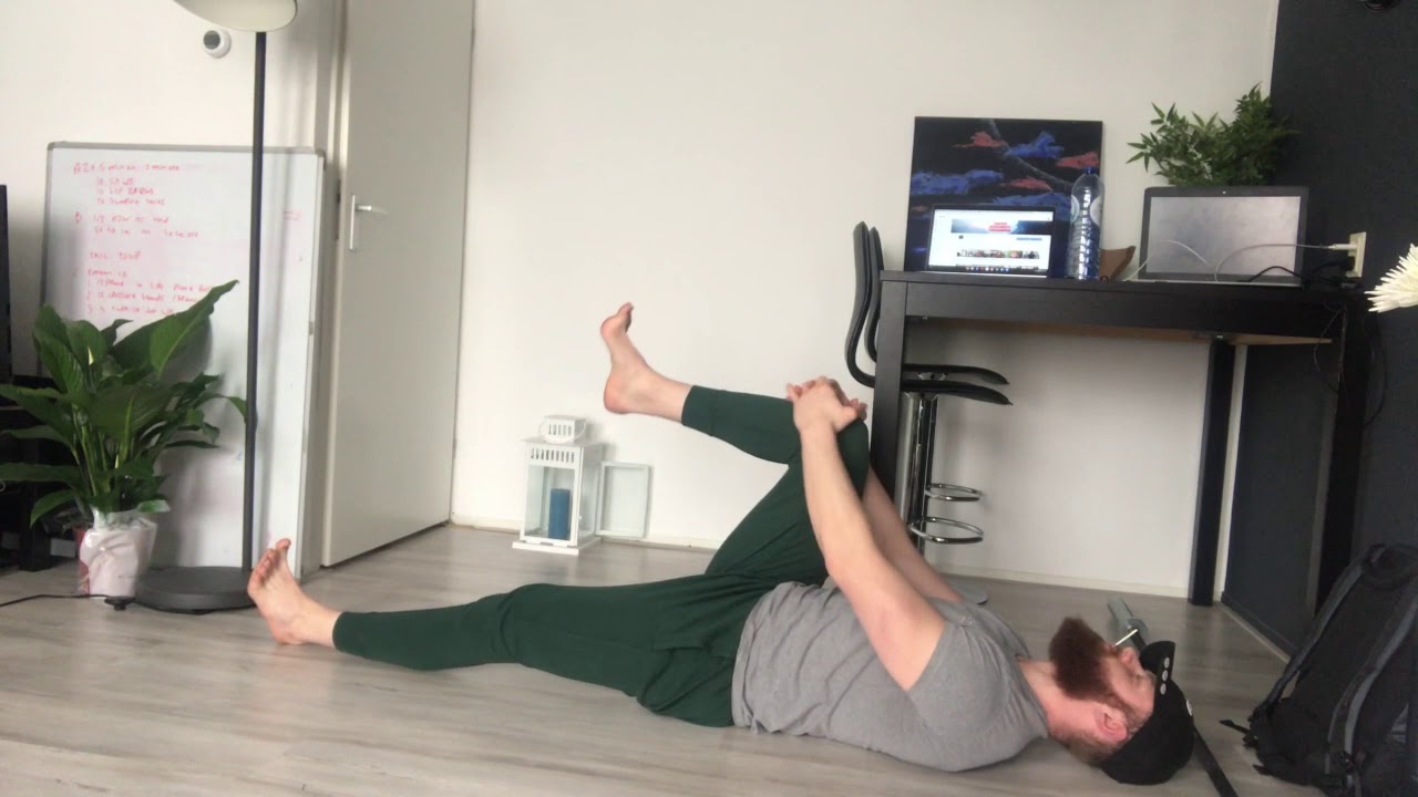 Supine Single Knee To Chest Pull - YouTube