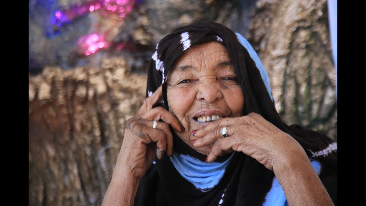 Badi Lalla live - yenneyer Tamanraset - YouTube